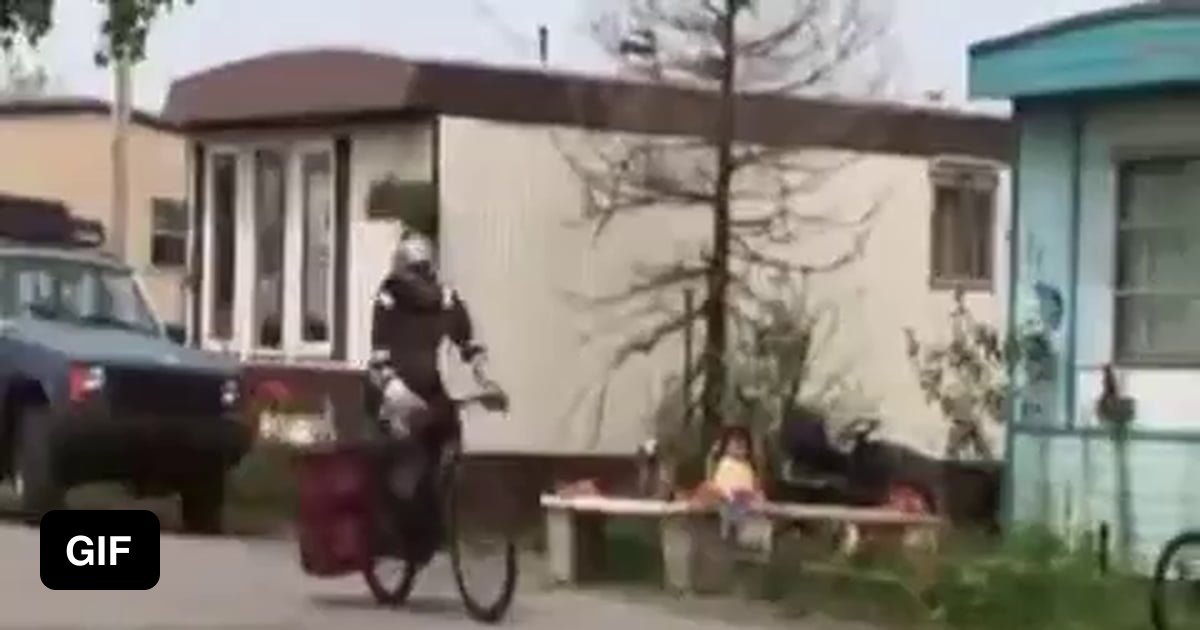 Randy tries to jump the cheeseburger. - 9GAG