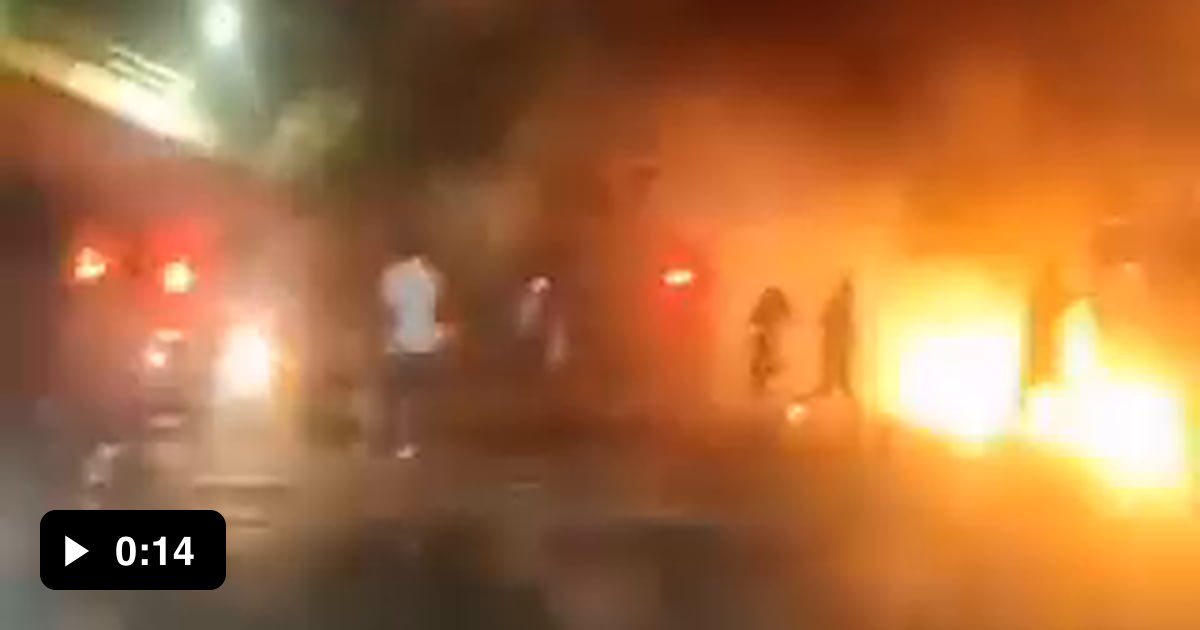 Government Building on fire in Tabriz, Iran - 9GAG