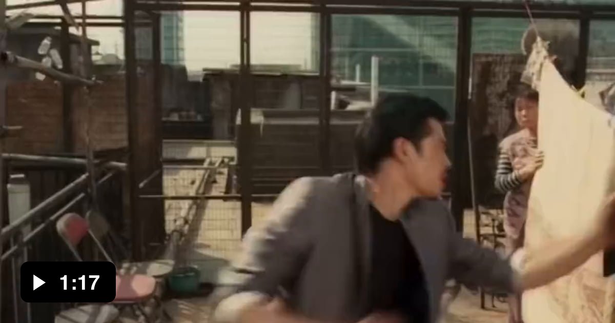 The most efficient roof chase scene of all time - 9GAG