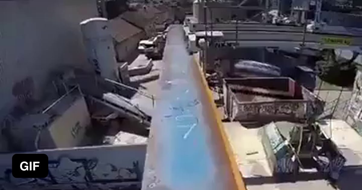 Diving into clear water - 9GAG