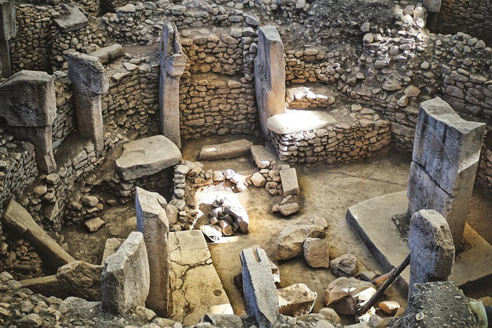 Göbekli Tepe, the oldest known temple in the world at around 11,000 ...