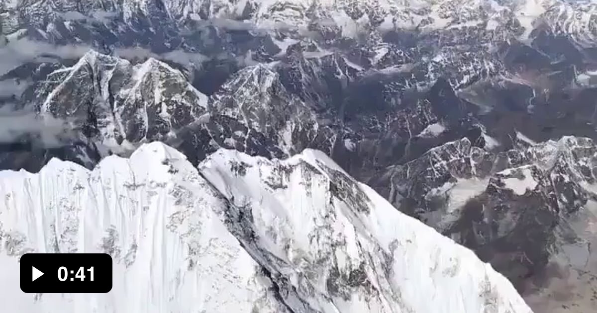 The incredible 360 degree view from the top of Mount Everest on a clear ...