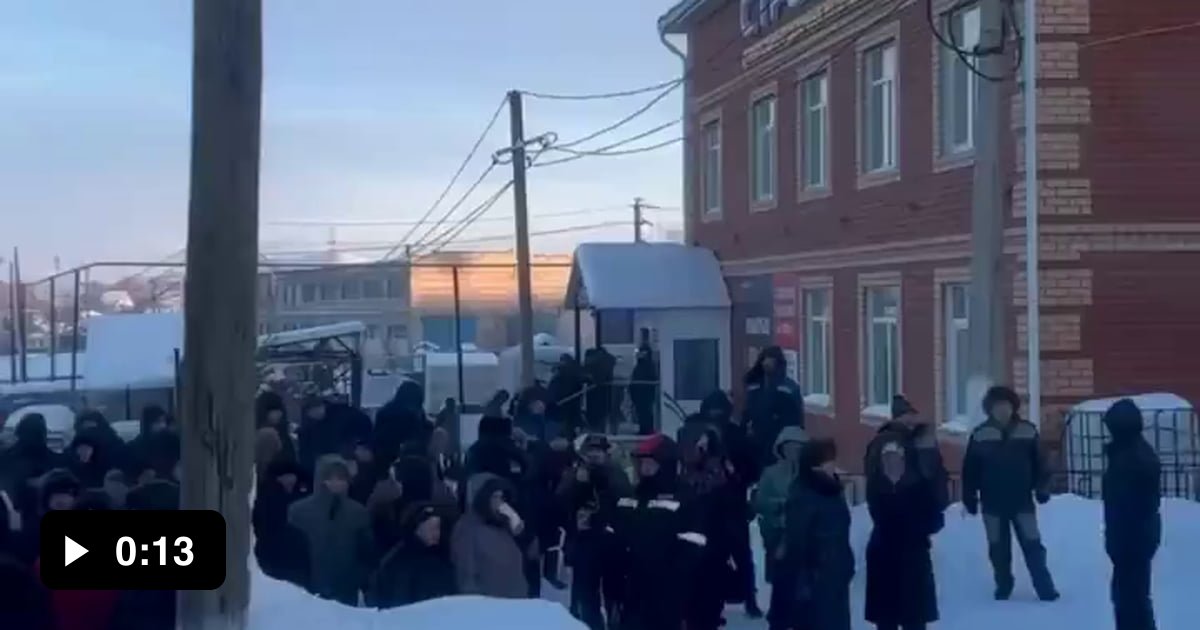 Russia: 5,000 are protesting outside the courthouse in Russia-occupied ...