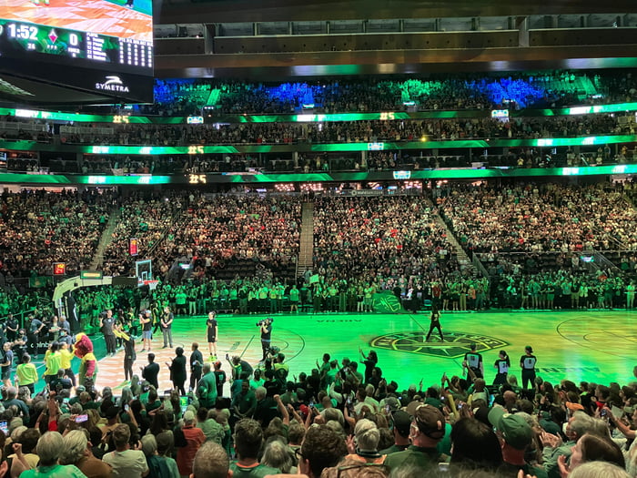 18,100 in sold out arena for Sue Bird’s last regular season home game ...