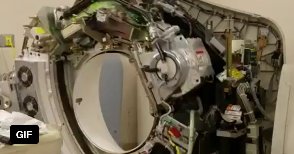 CT Scanner running without front cover. Average speed is under