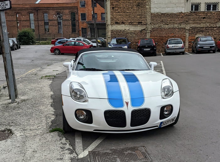 Pontiac Solstice Sport spotted in the wild in Asturias Spain, a pretty ...