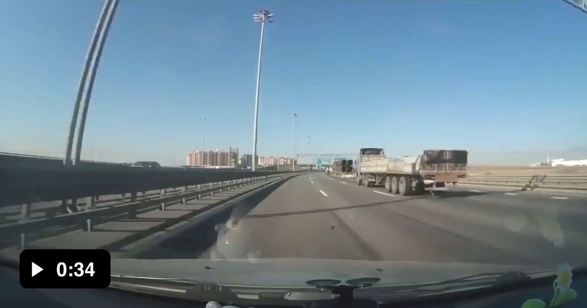 The perfect way to deal with a minor accident on the freeway… - 9GAG