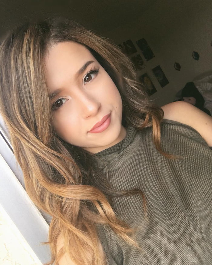 Imane Anys - AKA Pokimane - 9GAG
