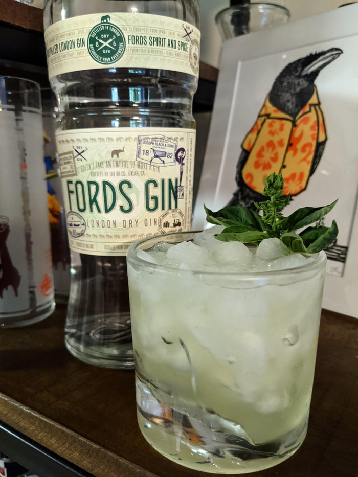 Gin Basil Smash - 9GAG