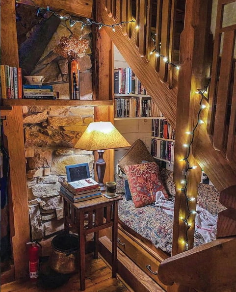 Cozy book nook/reading spot - 9GAG