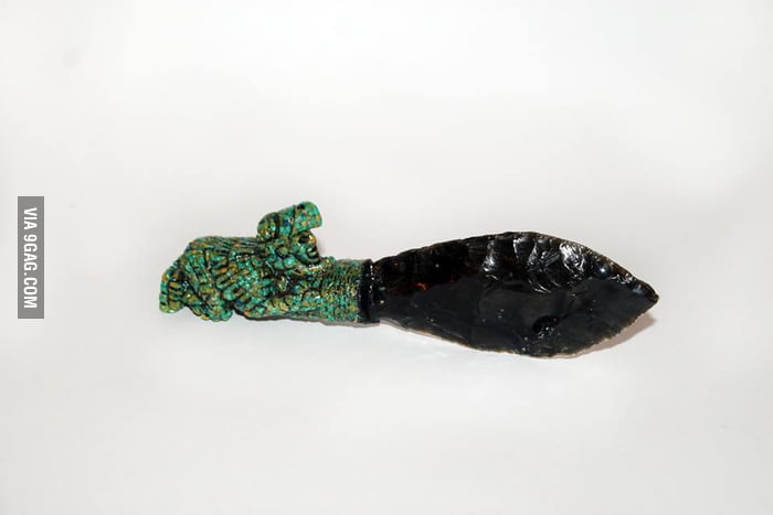 Mayan dagger made with obsidian - 9GAG