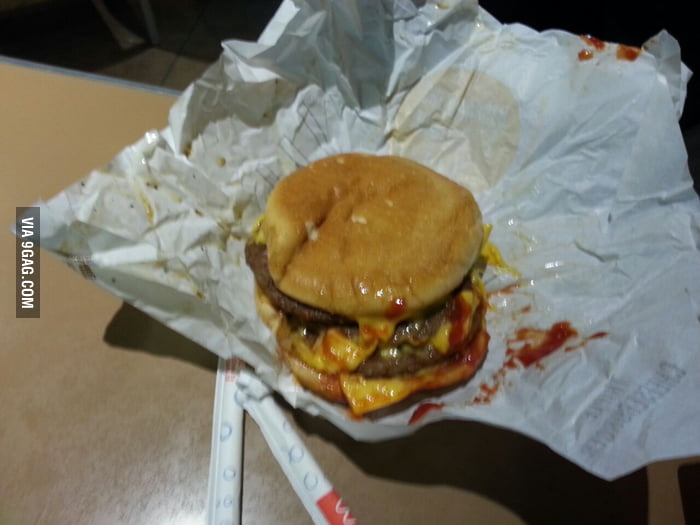 I think I broke the record for the ugliest McDonald's Burger. - 9GAG