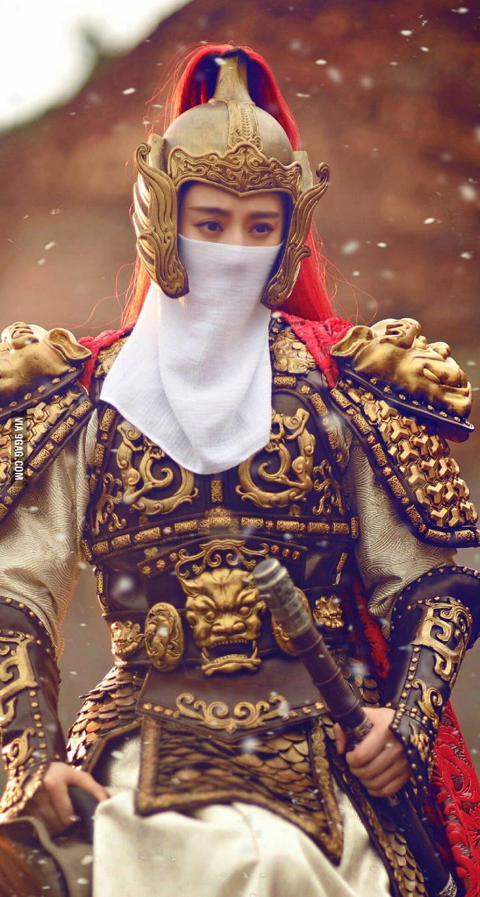 All hail the princess. - 9GAG