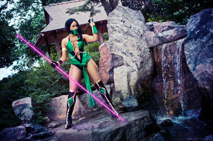 Shanna Mostella as Jade - 9GAG