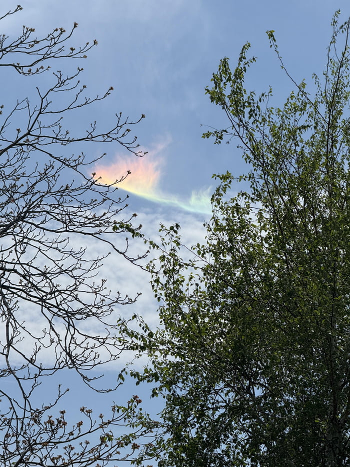 Rainbow cloud… - 9GAG