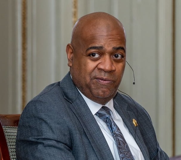 The mayor of Newark has been arrested for criminal trespass at the ICE ...