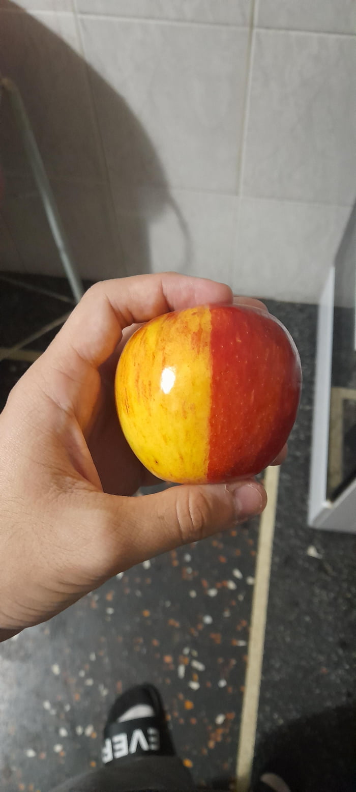 This weird apple - 9GAG