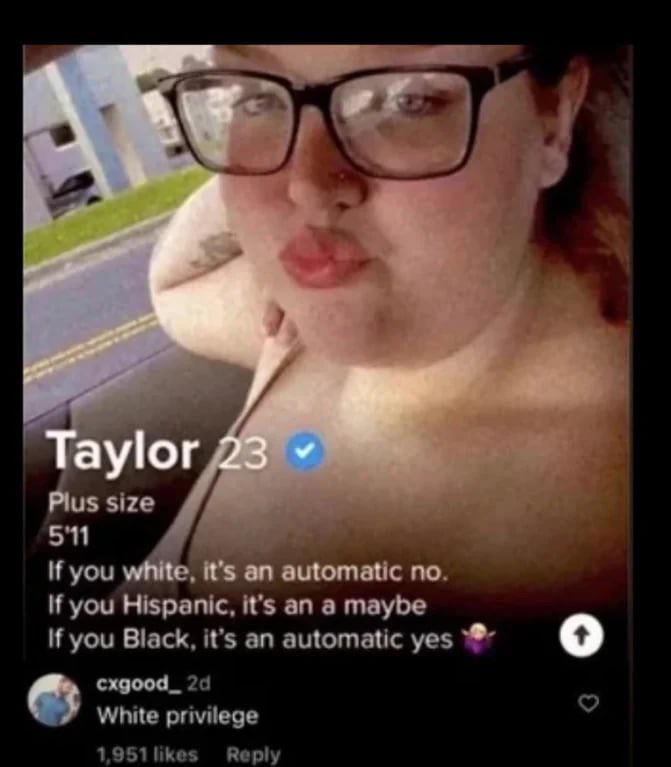 Light-skinned privilege 😂 - 9GAG