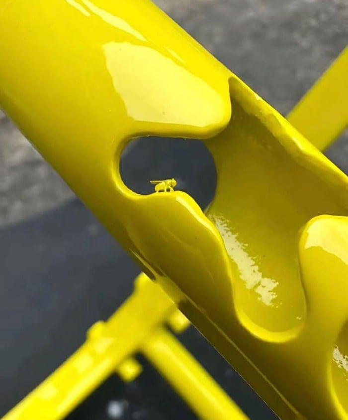 Wron place, wrong moment - 9GAG