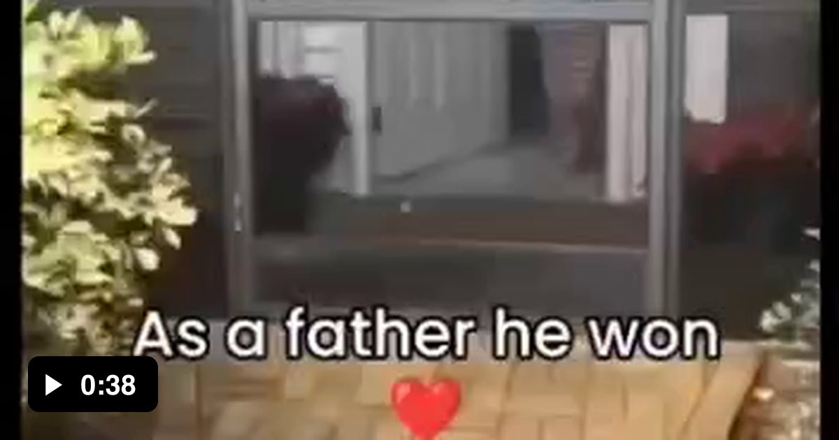 I love it when he hugs his father first instead of touching the gift - 9GAG