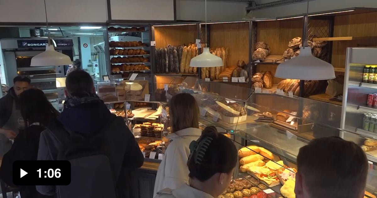 Best baguette baker in Paris - 9GAG