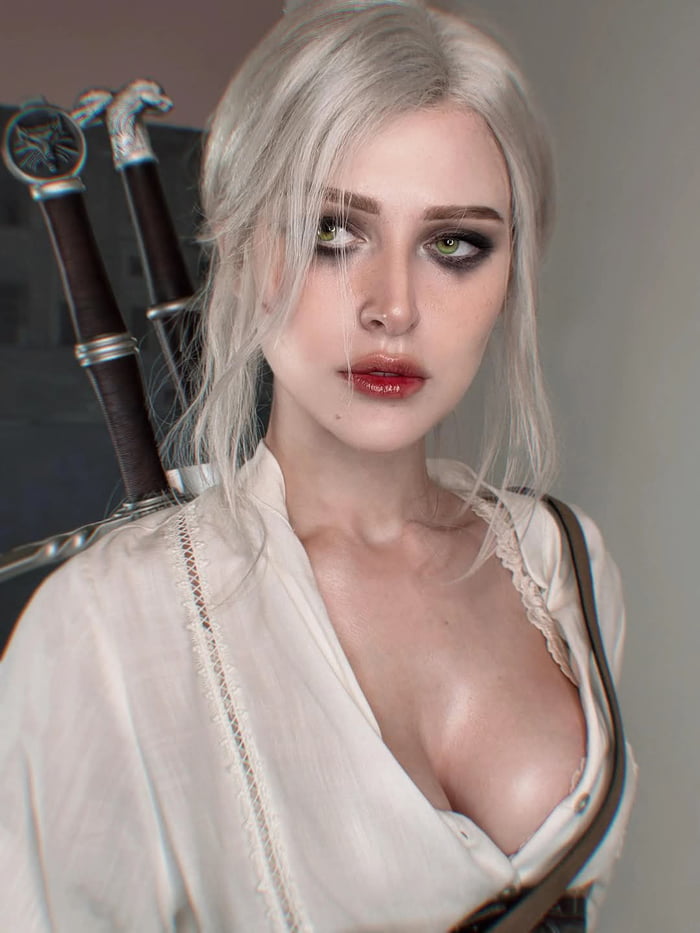 Ciri cosplay (by ViMorrigan) - 9GAG