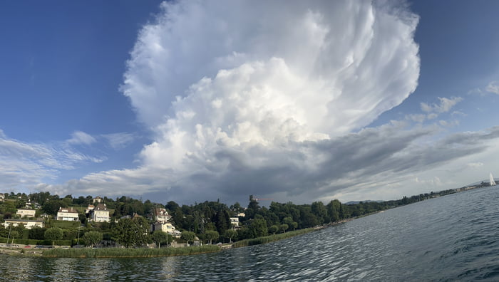 After BBQ and landscape let make astonishing clouds famous. This is Geneva my hometown! - 9GAG