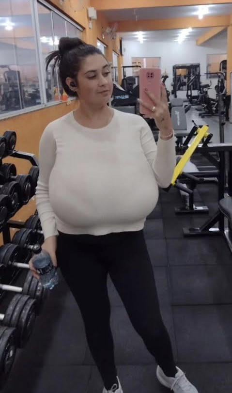 Speaking of lifting weights - 9GAG