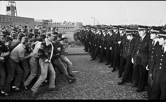 The final seconds before miners clashed with police during the famous ...