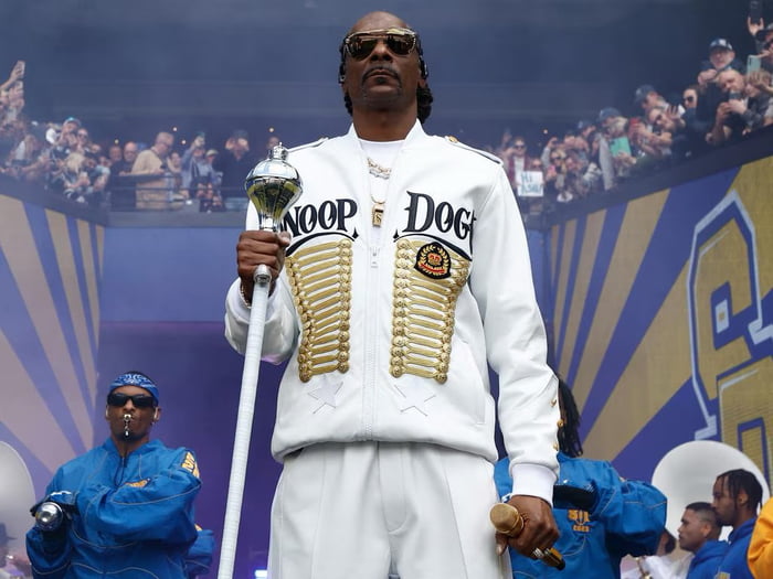 Fun fact Snoop Dogg just did pre-game entertainment for the AFL Grand ...