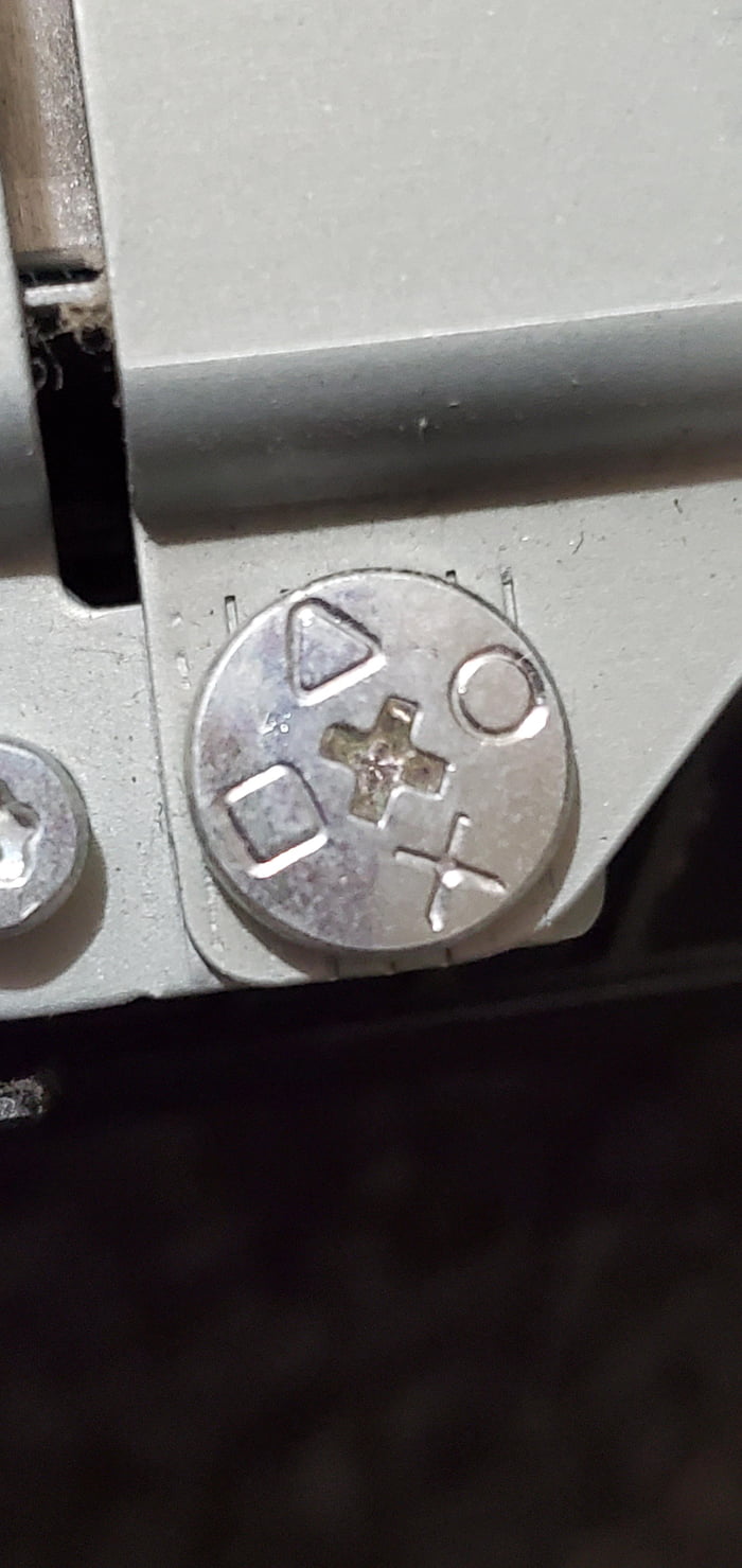 PS4's harddrive has this screw - 9GAG