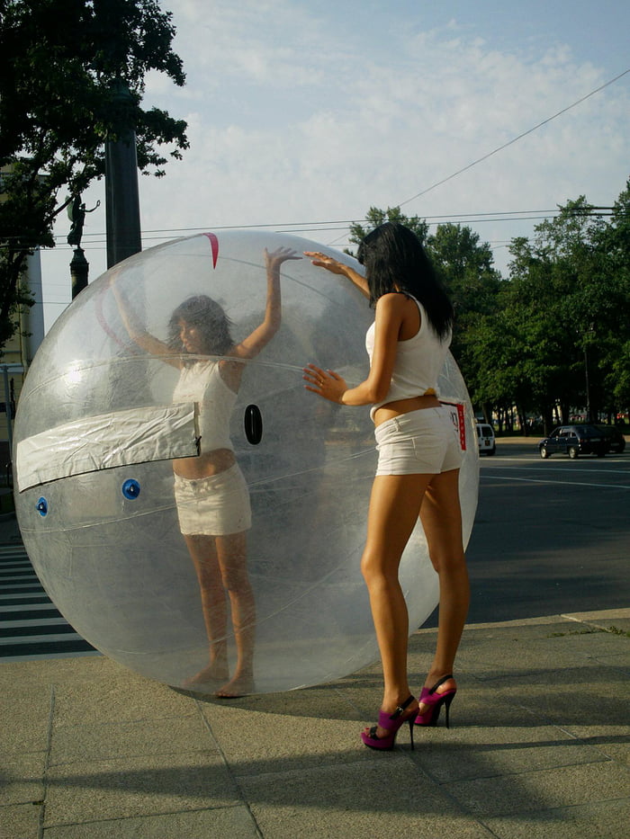 High-risk woman isolating herself inside a bubble - 9GAG