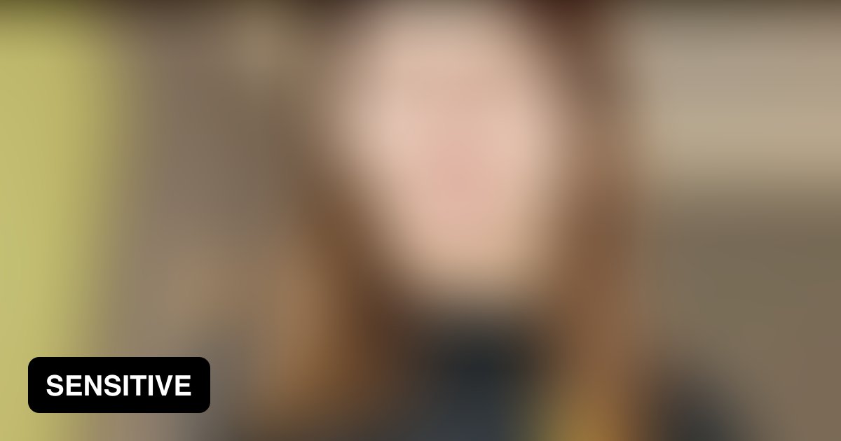 Alexandra Daddario braless and pushing her big tits out to show off her rock hard nipples - 9GAG