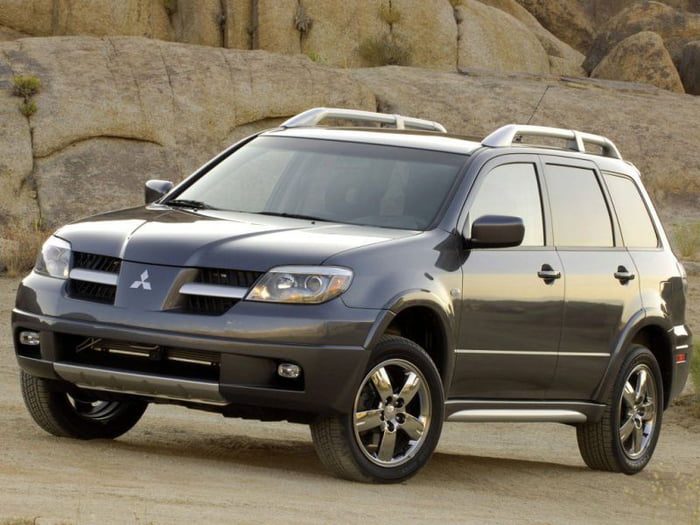 Guys should i buy a Mitsubishi Outlander 1st gen ? 2 liter turbo s are ...