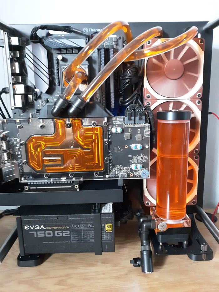 Finally finished the custom loop - 9GAG