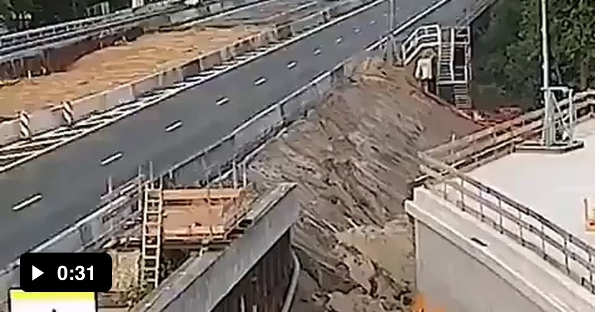 Dutch building a tunnel under a highway in one weekend. - 9GAG