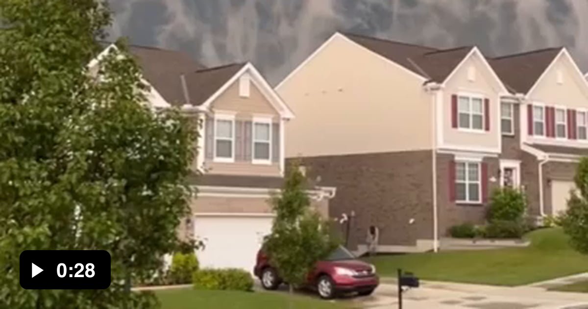 These clouds look like waves - 9GAG