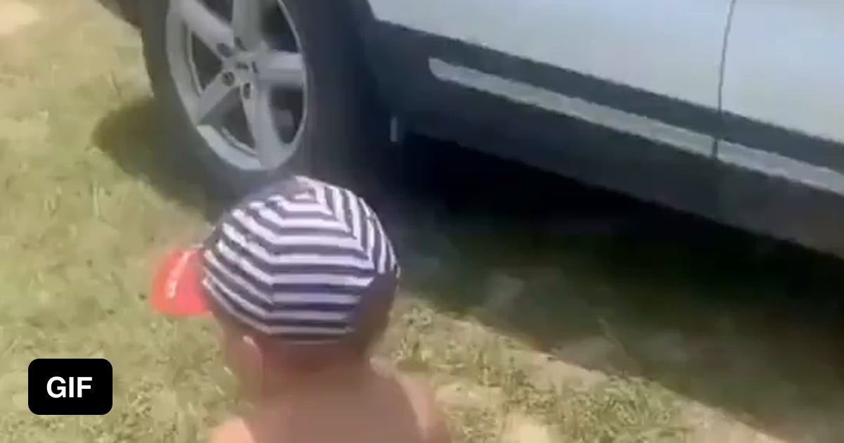 The way he threw off his little hat ️ - 9GAG