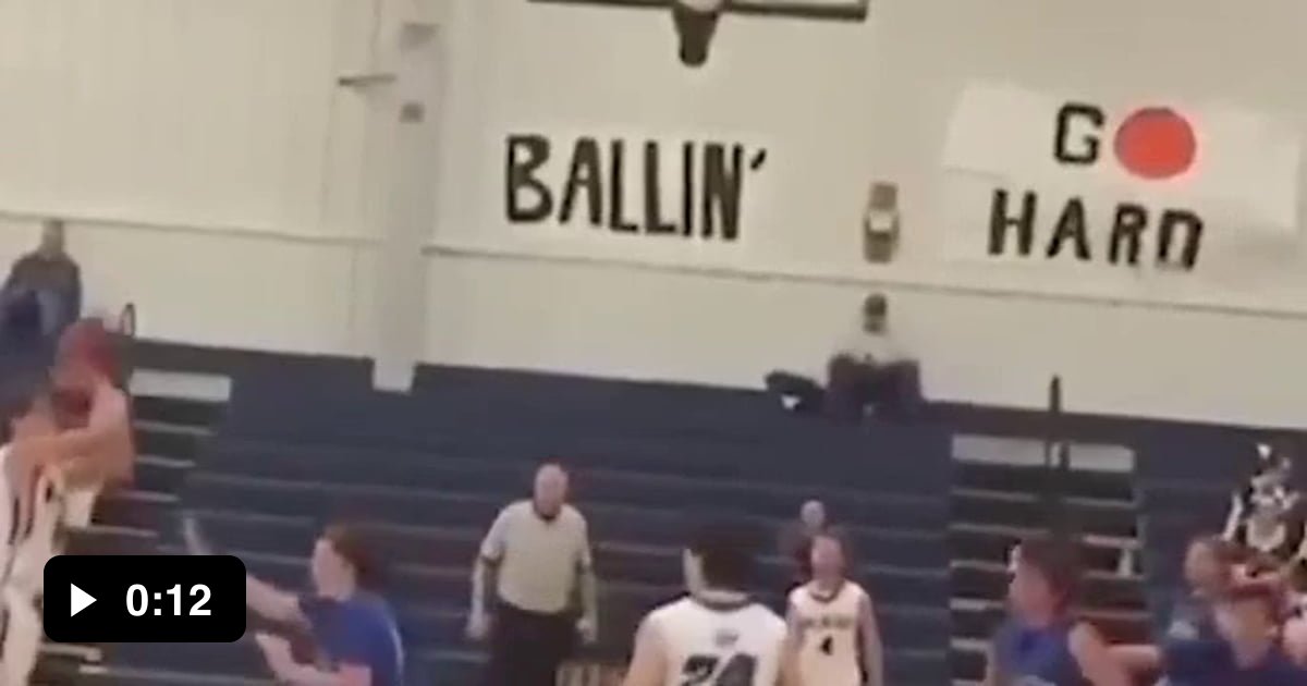 Stand out in the crowd - 9GAG