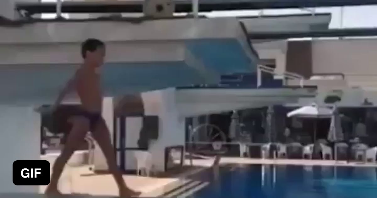 Perfect diving - 9GAG