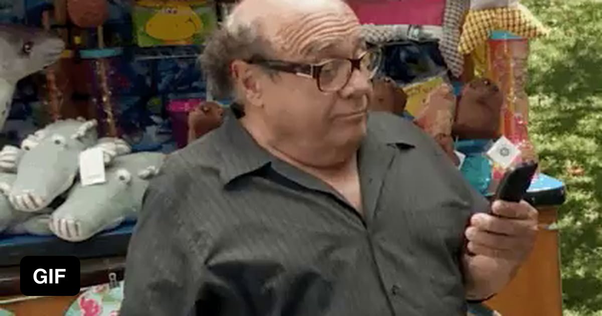 Danny DeVito doing the Travolta - 9GAG