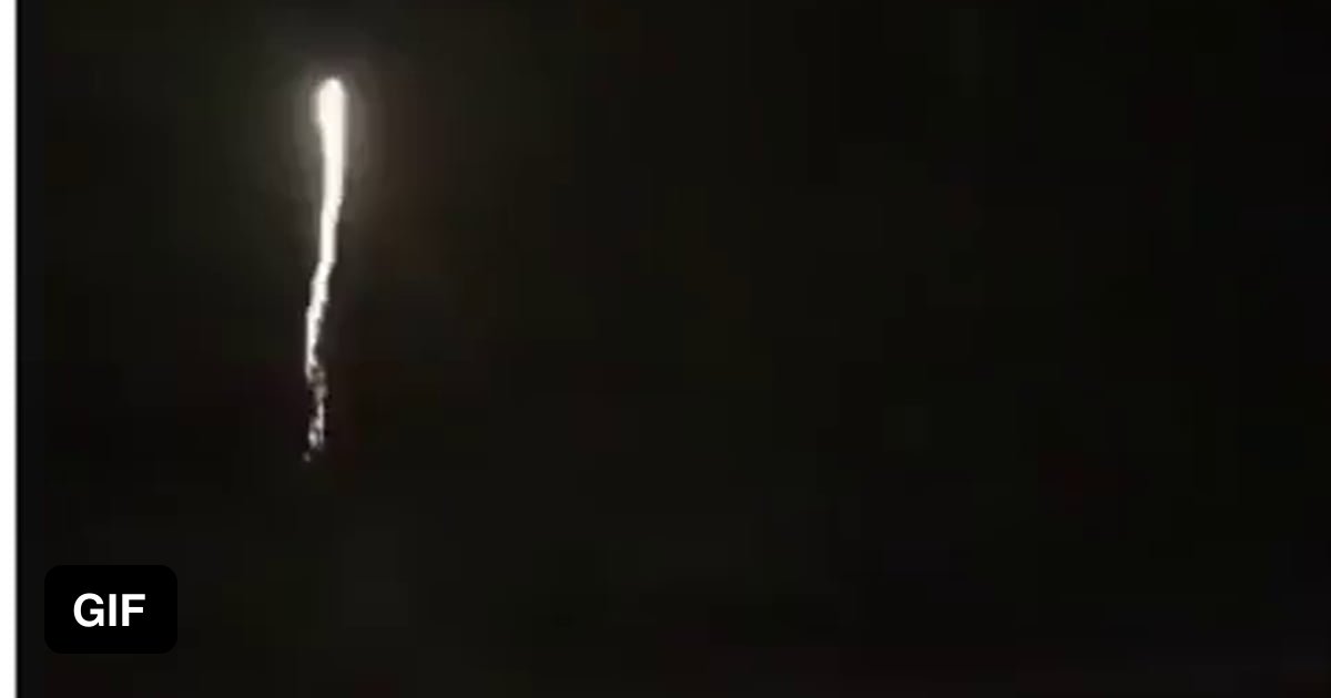 This Japanese ghost firework changes colour and gives a strobe effect ...
