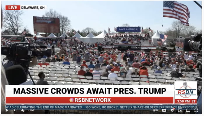 The Biggest Crowd - 9GAG