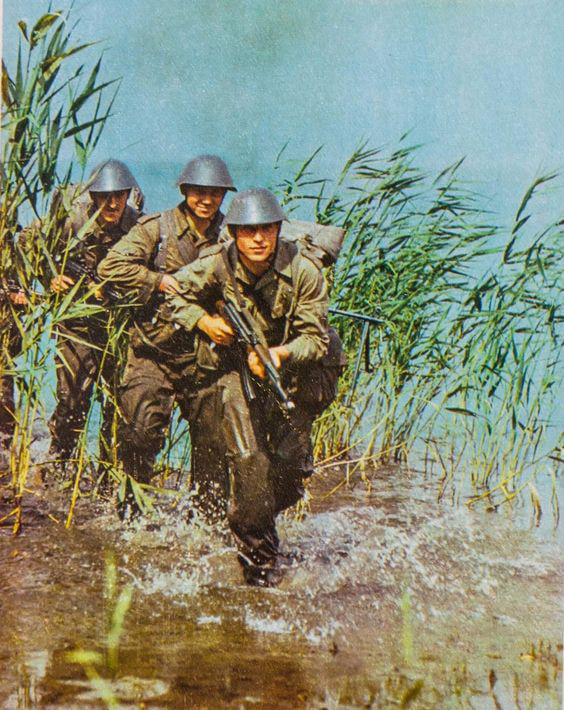 East Germman soldiers of the National People's Army (Nationale ...