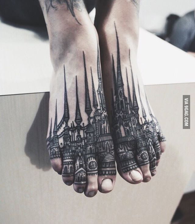 Castle feet - 9GAG