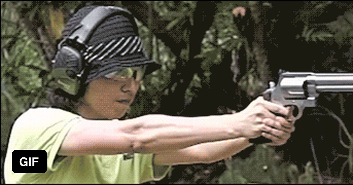 Really powerful gun: .44 Magnum - 9GAG