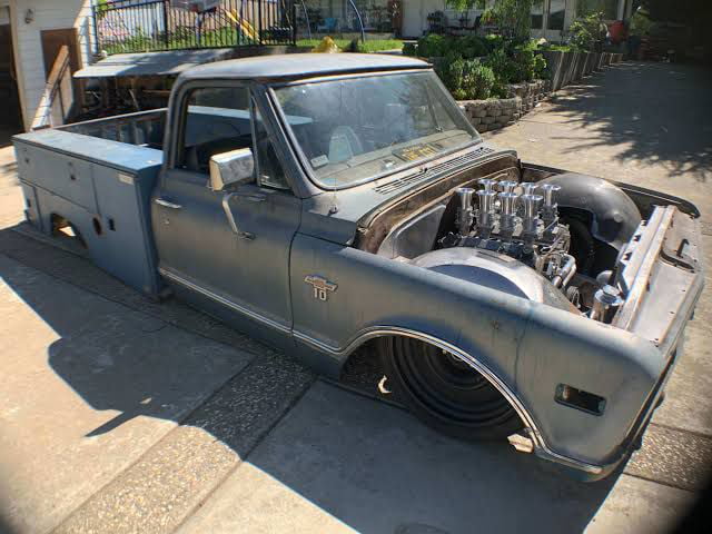 Forgot to post a C10, so here, a bagged service truck, those throttle ...