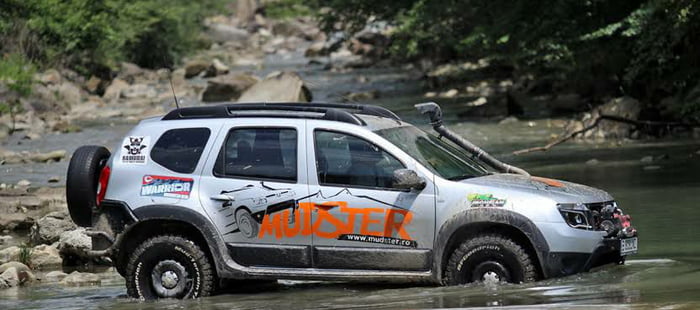 Dacia Duster in its natural habitat, drinking water - 9GAG