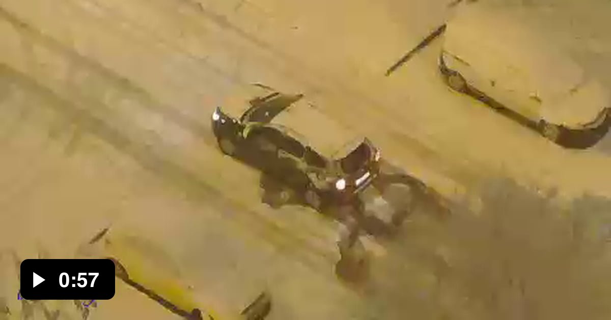 Dacia Duster vs Renault 4L snow fight in spain - 9GAG