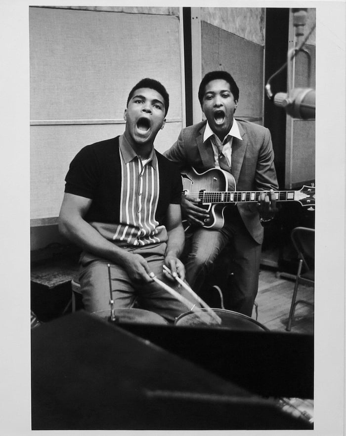 Muhammad Ali with Sam Cooke, 1964. - 9GAG
